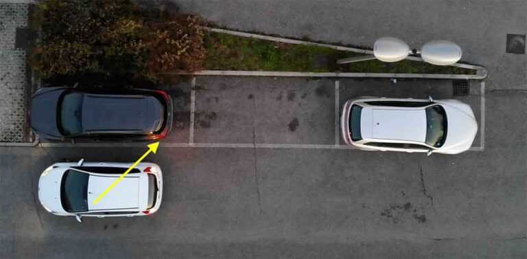 Parcheggio a S in retromarcia: come si fa, trucchi e consigli - Portale ...